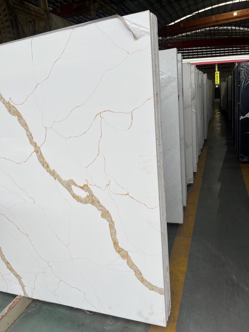 Gold Vein Quartz Countertop Slabs from China Factory